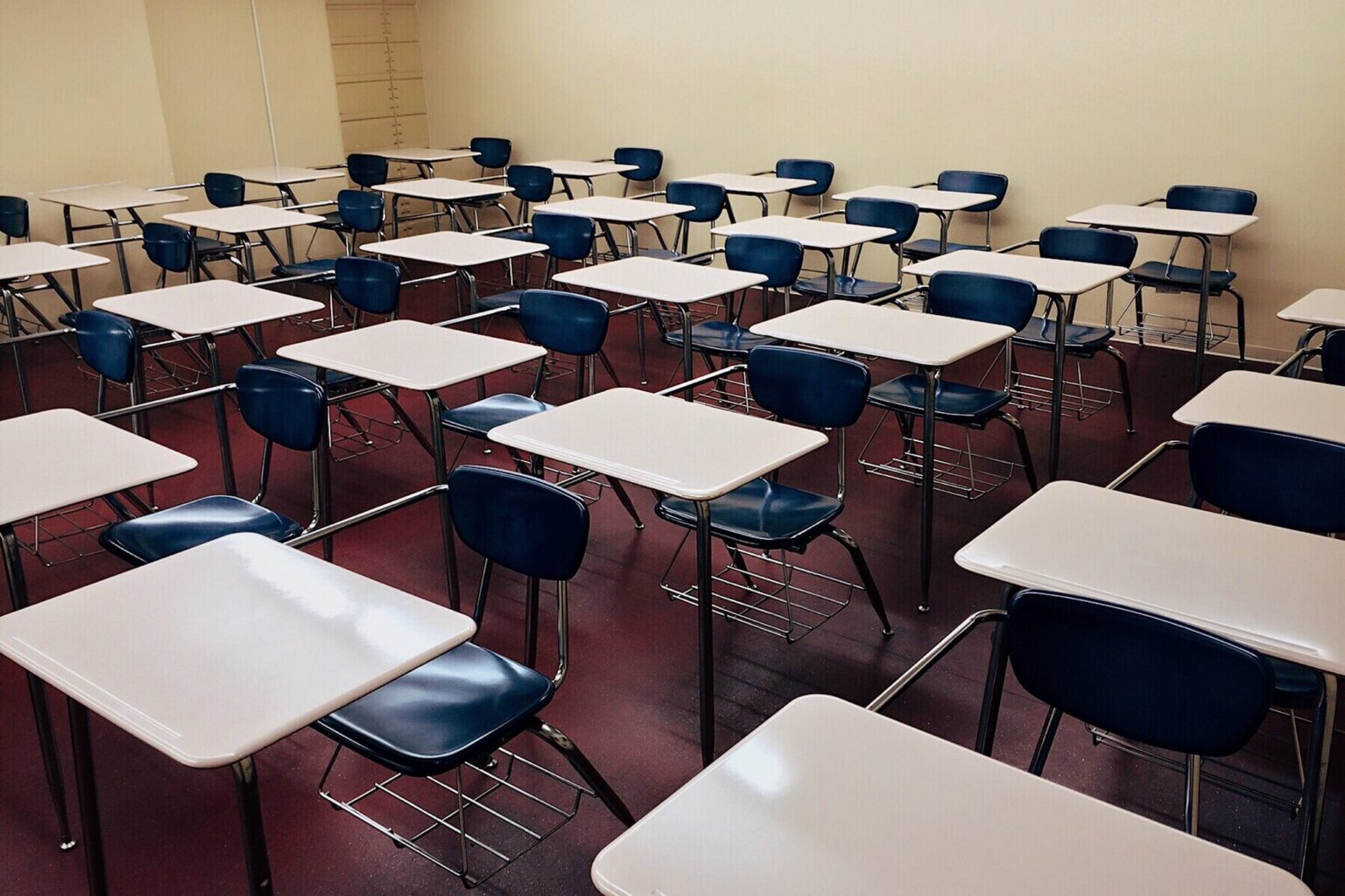 How to Choose the Right Classroom Flooring | Duraamen